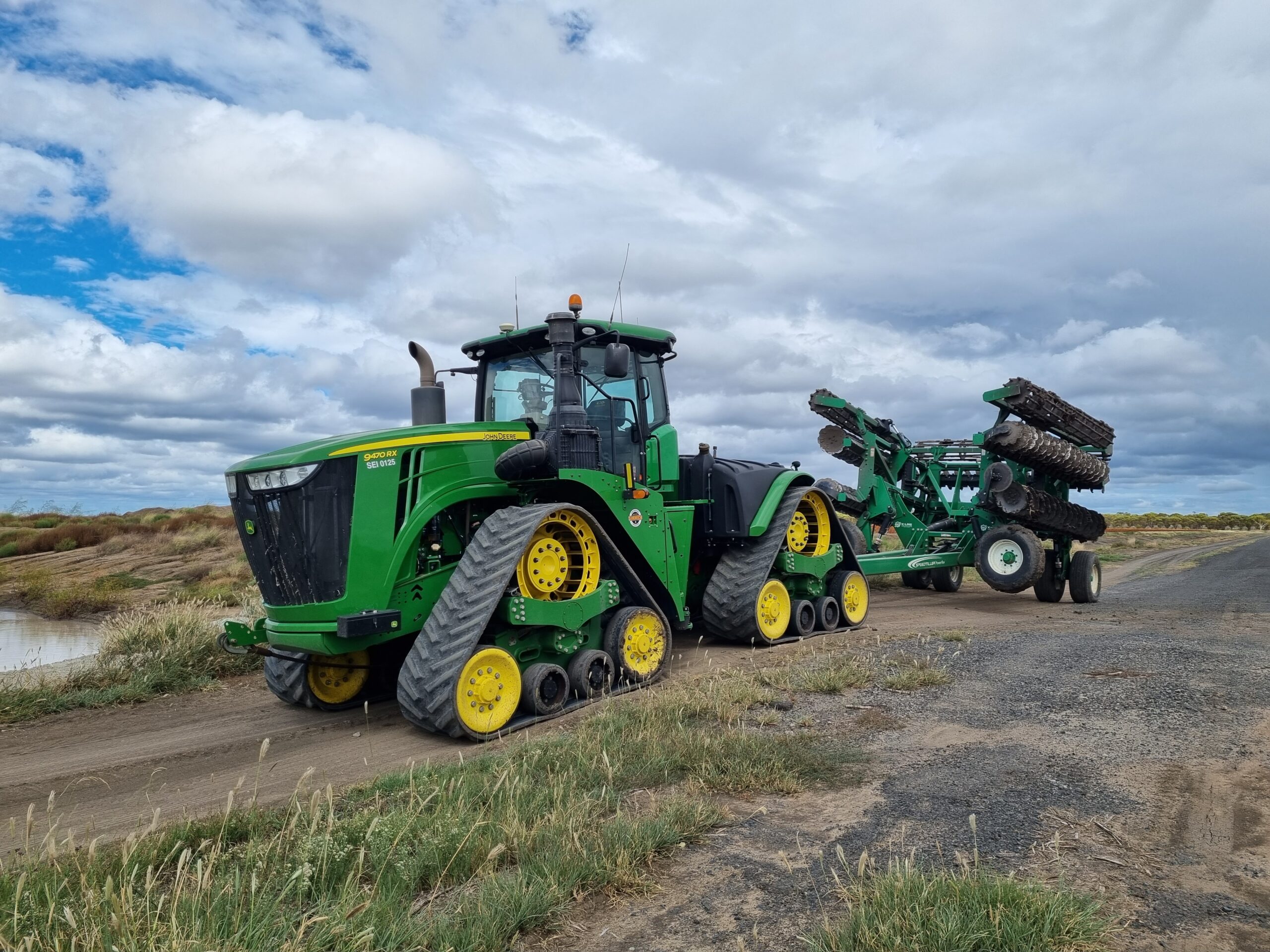 The benefits of tracks on the farm. | TKV